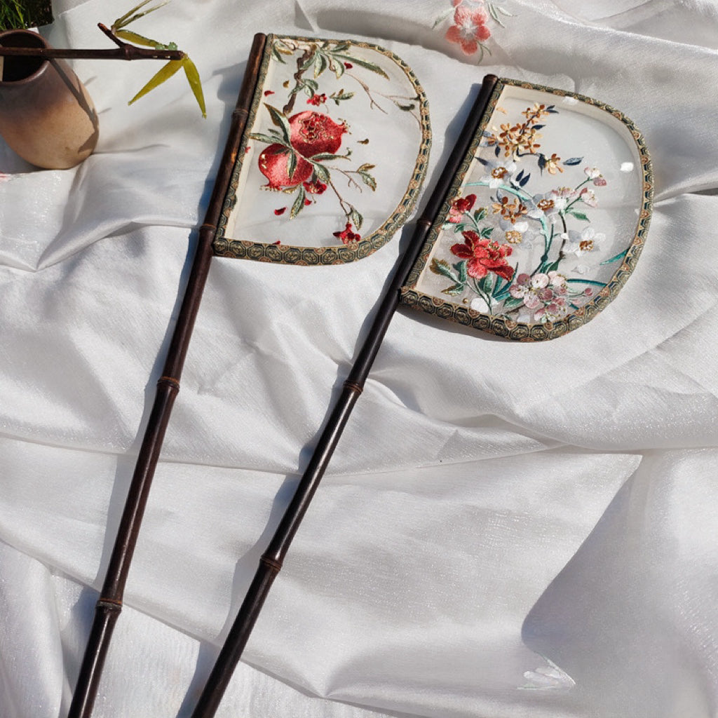 Hanfu Story: Chinese classical hand fan, folding fan for your hanfu outfits