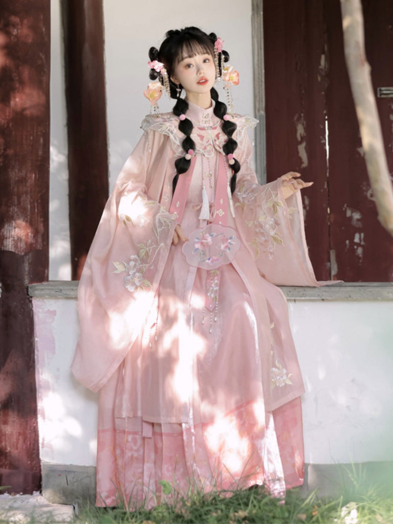 Ming Dynasty Hanfu Set with Cloud Collar & Mamian Skirt｜Koi Spirit 锦鲤仙 ...