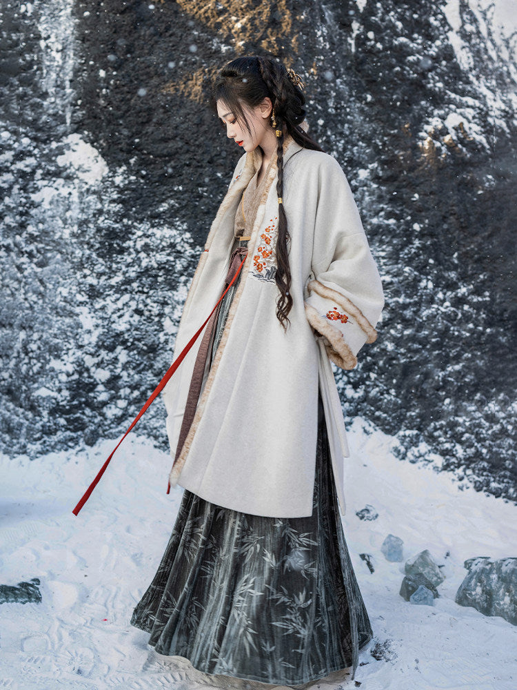 Song Dynasty Modern Hanfu Velvet Robe and Wrap Skirt - Guest Amidst th ...