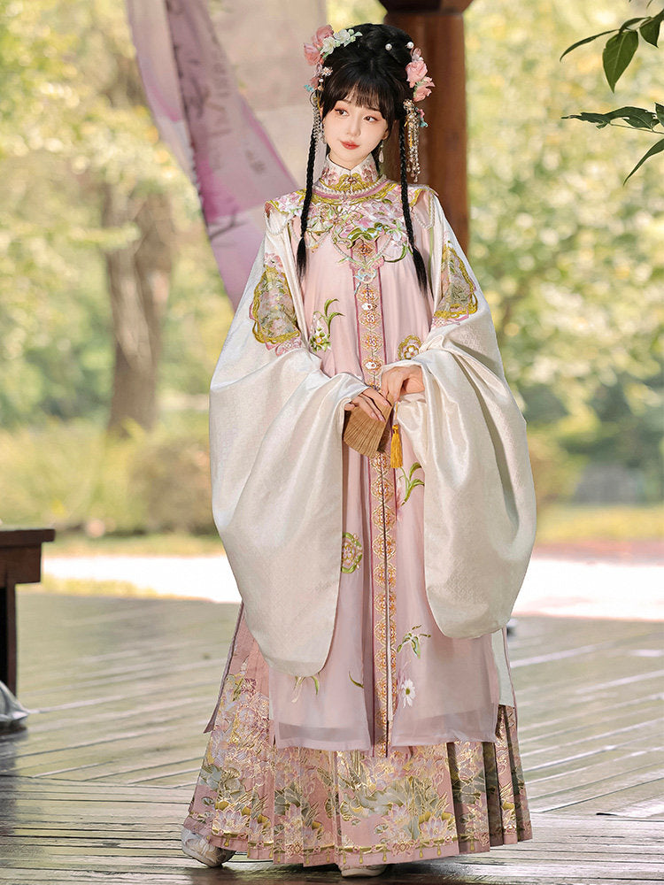 Ming Dynasty Hanfu Set with Embroidered Cloud Collar & Mamian Skirt｜Fu ...