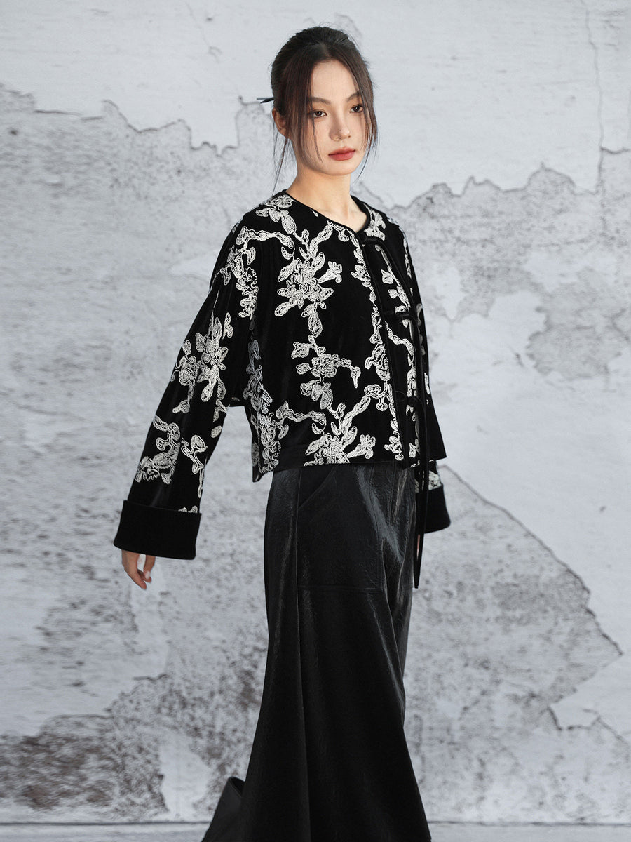 New Chinese Style Contrast Embroidered Velvet Short Jacket – Hanfu Story