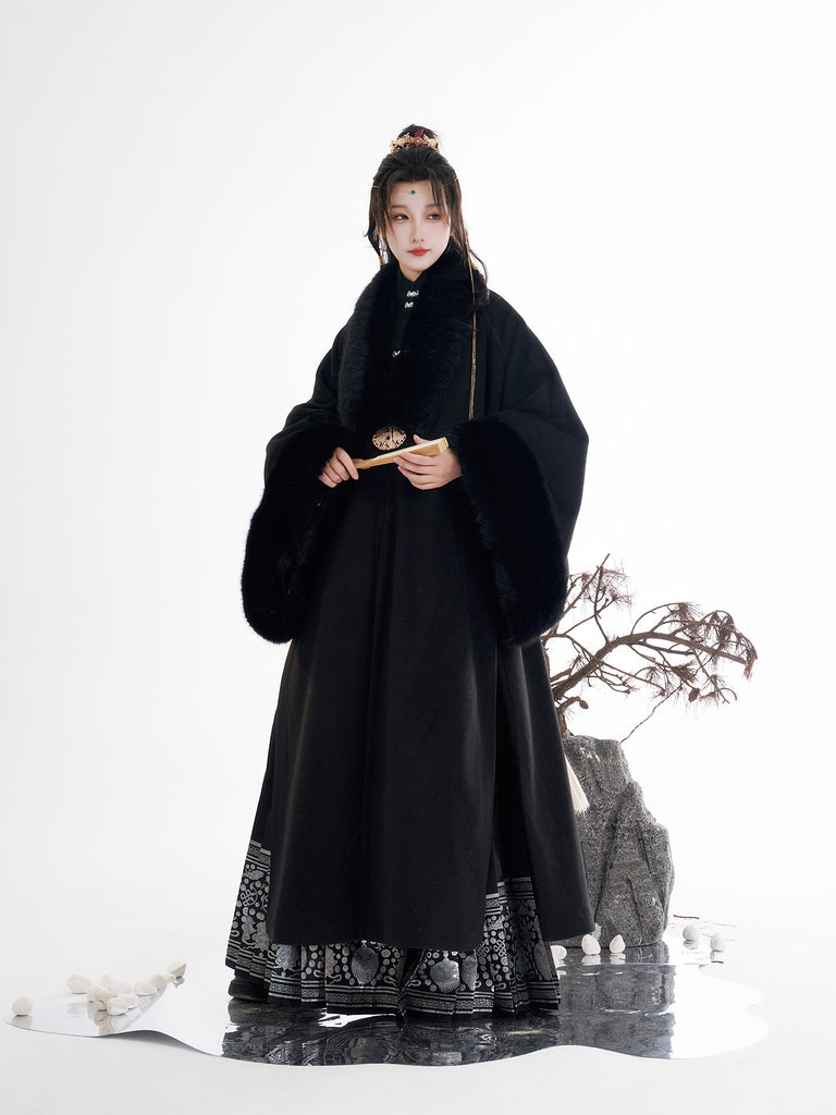 Ming Dynasty Warrior Wuxia Style Fur Coat & Mamian Skirt | Haiyan Heqi ...