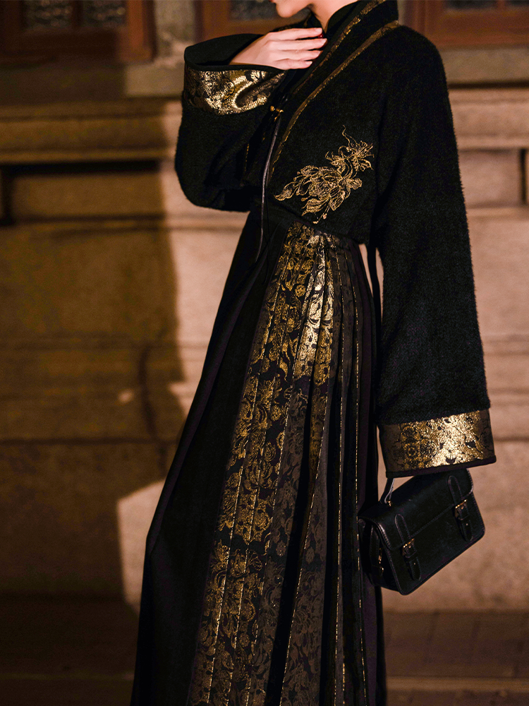Ming Dynasty Modern Hanfu Black Gold-Thread Embroidered Mamian Skirt a ...