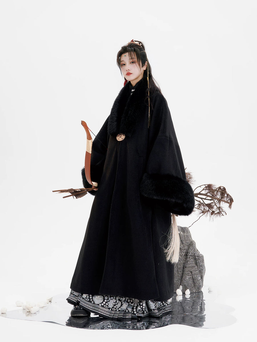 Ming Dynasty Warrior Wuxia Style Fur Coat & Mamian Skirt | Haiyan Heqi ...