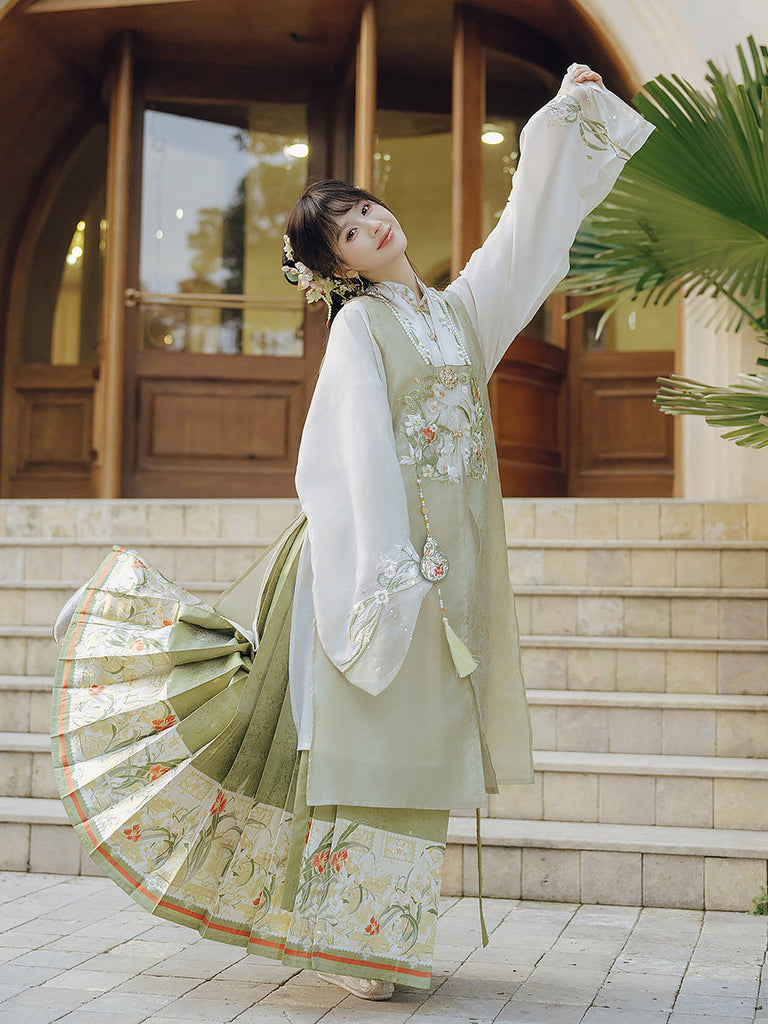 Ming Dynasty Spring Hanfu Outfit with Bijia & Mamian Skirt | Spring Re ...