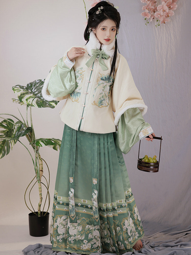 Ming Dynasty Pipa Sleeve Top and Mamianqun Flower Garden Hanfu Set - L ...